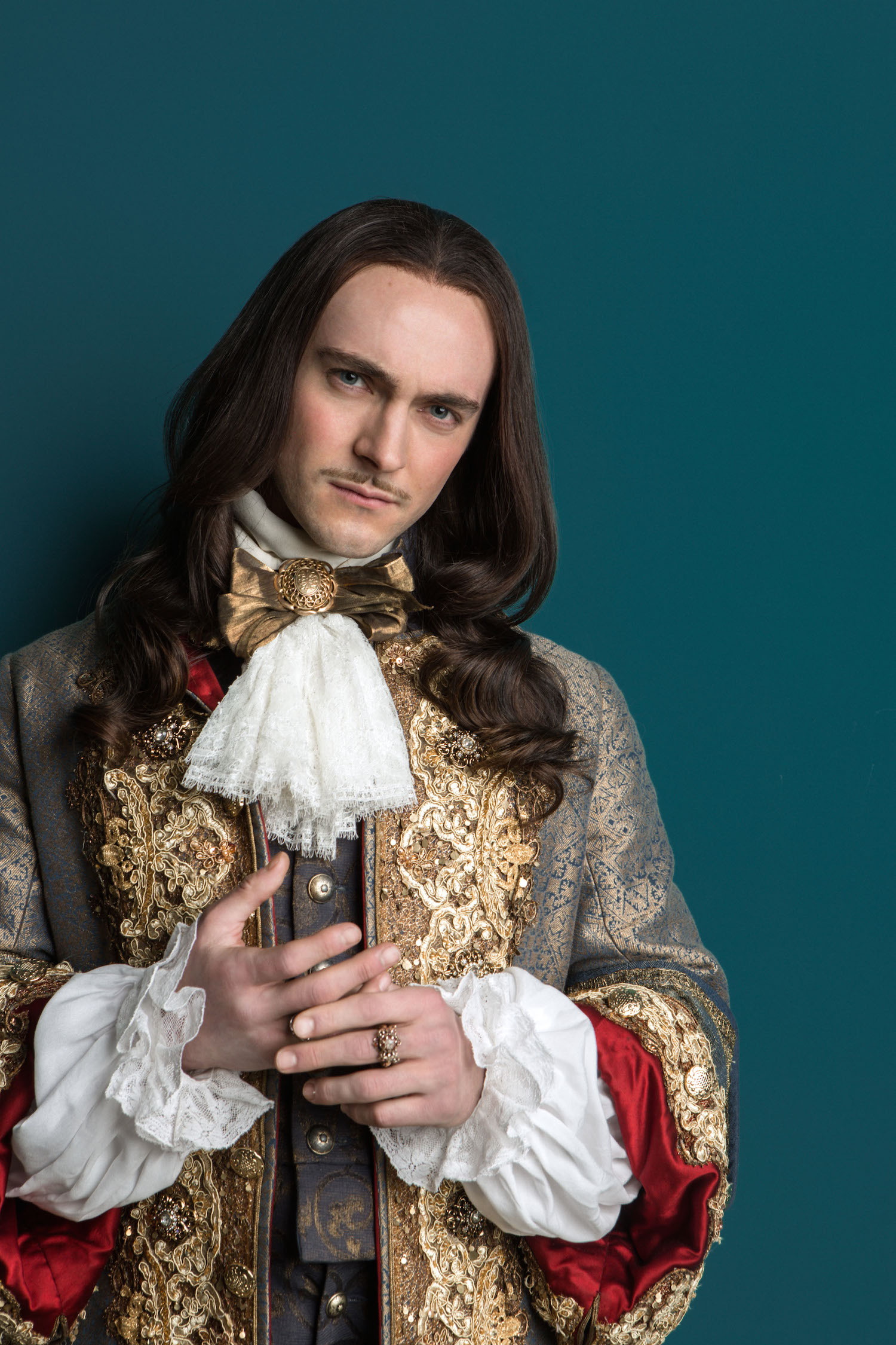 Versailles, saison 1 et 2 de Simon Mirren et David Wolstencroft